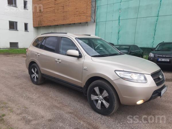 Hyundai Santa Fe 2007 in Daugavpils, with an engine capacity of 2.20 L and mileage of 0 thousand km for 3550 €, photo 5 on AUTOMOTO.COM.LV
