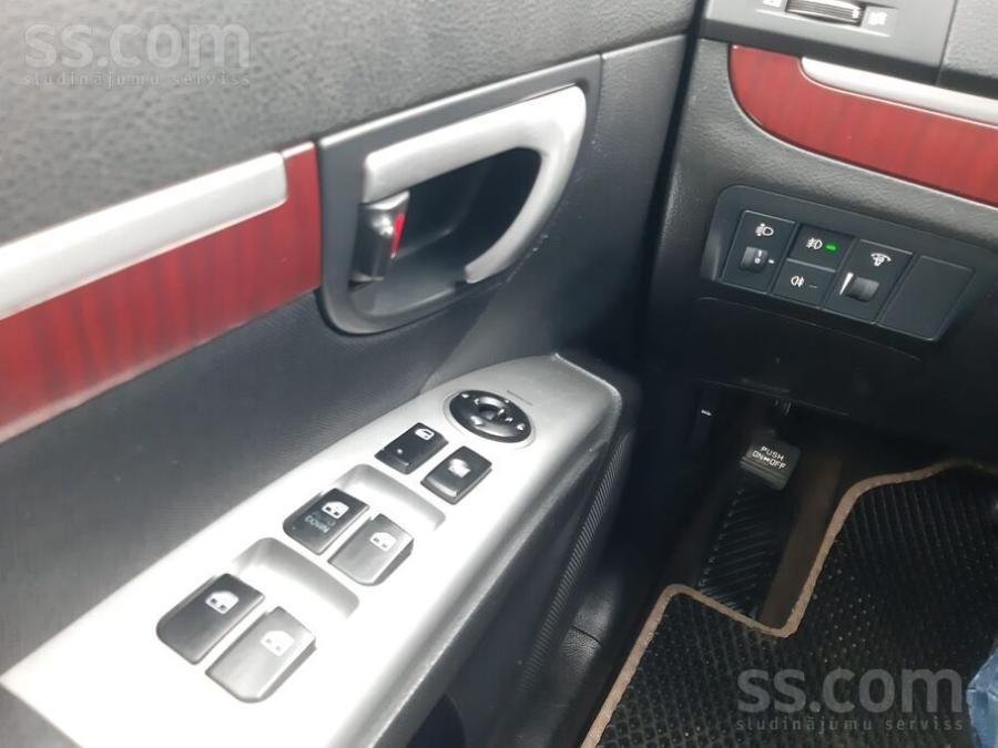 Hyundai Santa Fe 2007 in Daugavpils, with an engine capacity of 2.20 L and mileage of 0 thousand km for 3550 €, photo 13 on AUTOMOTO.COM.LV