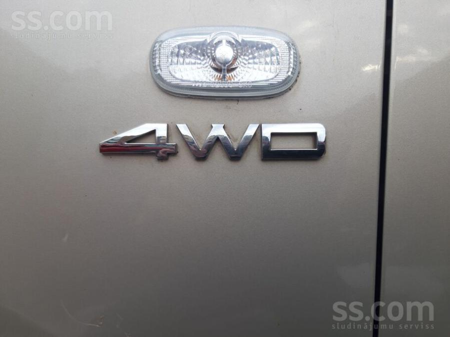 Hyundai Santa Fe 2007 in Daugavpils, with an engine capacity of 2.20 L and mileage of 0 thousand km for 3550 €, photo 23 on AUTOMOTO.COM.LV