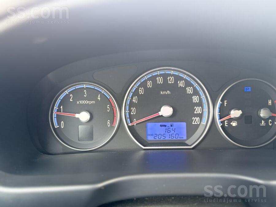 Hyundai Santa Fe 2007 Ludza, ar dzinēja tilpumu 2.20 L un nobraukumu 205 tūkst. km par 6550 €, foto 23 vietnē AUTOMOTO.COM.LV