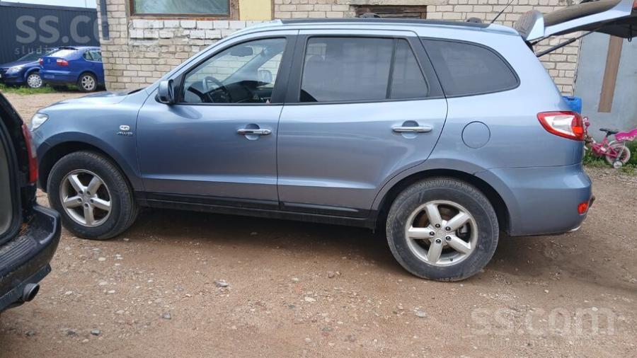 Hyundai Santa Fe 2007 Talsi, ar dzinēja tilpumu 2.20 L un nobraukumu 310 tūkst. km par 1100 €, foto 1 vietnē AUTOMOTO.COM.LV