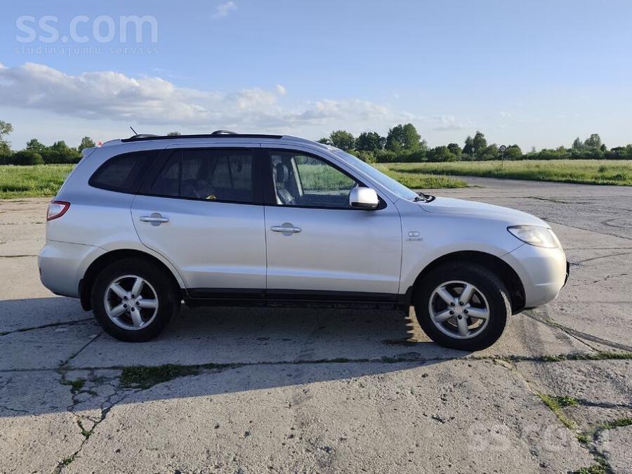 Hyundai Santa Fe 2007 Rīga, ar dzinēja tilpumu 2.20 L un nobraukumu 290 tūkst. km par 2500 €, foto 6 vietnē AUTOMOTO.COM.LV