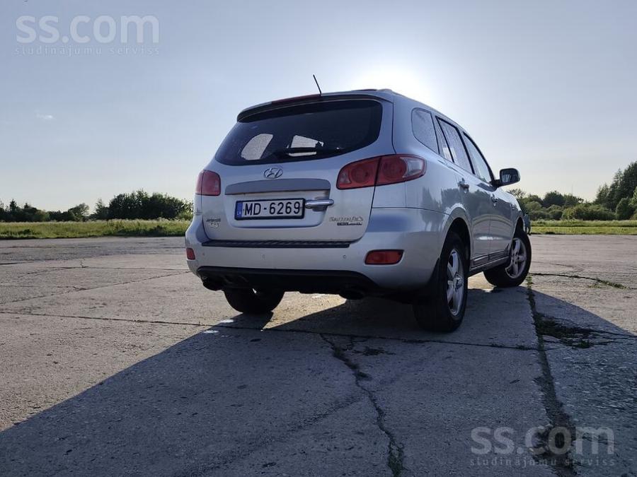 Hyundai Santa Fe 2007 Rīga, ar dzinēja tilpumu 2.20 L un nobraukumu 290 tūkst. km par 2500 €, foto 9 vietnē AUTOMOTO.COM.LV