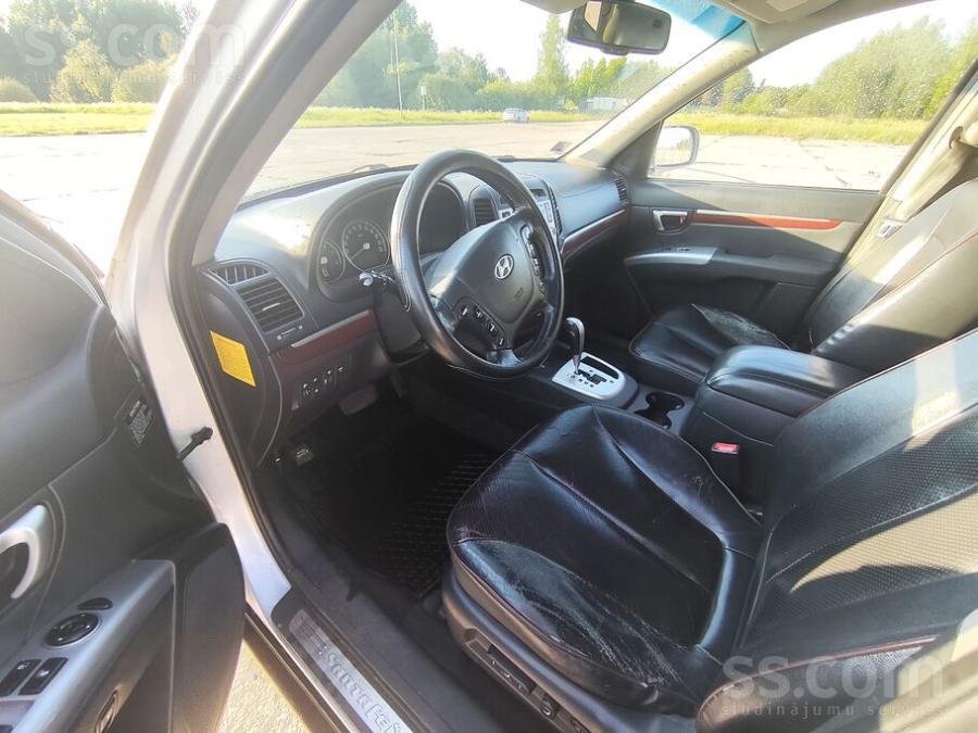 Hyundai Santa Fe 2007 Rīga, ar dzinēja tilpumu 2.20 L un nobraukumu 290 tūkst. km par 2500 €, foto 16 vietnē AUTOMOTO.COM.LV