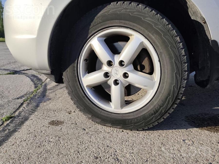 Hyundai Santa Fe 2007 Rīga, ar dzinēja tilpumu 2.20 L un nobraukumu 290 tūkst. km par 2500 €, foto 22 vietnē AUTOMOTO.COM.LV