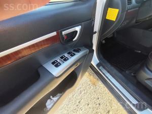 Hyundai Santa Fe 2007 Rīga, ar dzinēja tilpumu 2.20 L un nobraukumu 290 tūkst. km par 2500 €, foto 25 vietnē AUTOMOTO.COM.LV