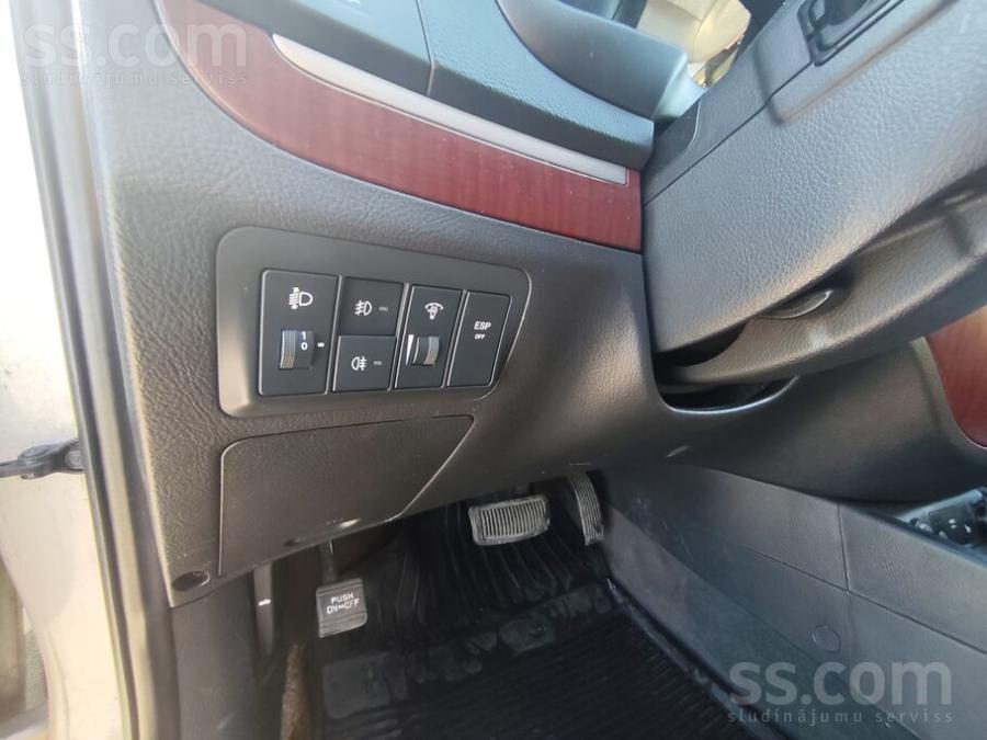 Hyundai Santa Fe 2007 Rīga, ar dzinēja tilpumu 2.20 L un nobraukumu 290 tūkst. km par 2500 €, foto 27 vietnē AUTOMOTO.COM.LV