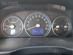 Hyundai Santa Fe 2007 Rīga, ar dzinēja tilpumu 2.20 L un nobraukumu 290 tūkst. km par 2500 €, foto 30 vietnē AUTOMOTO.COM.LV