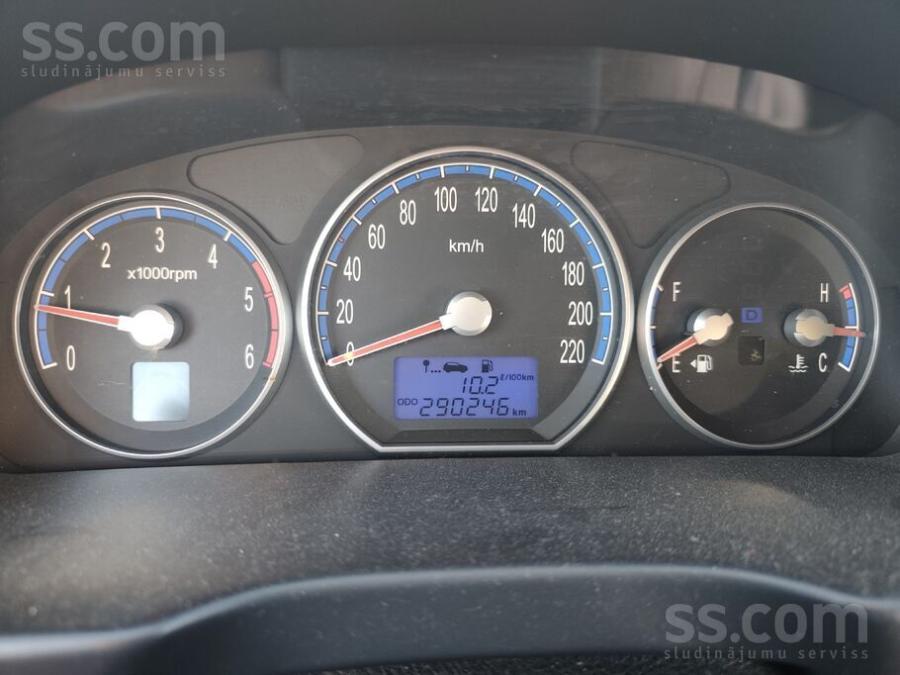 Hyundai Santa Fe 2007 Rīga, ar dzinēja tilpumu 2.20 L un nobraukumu 290 tūkst. km par 2500 €, foto 31 vietnē AUTOMOTO.COM.LV