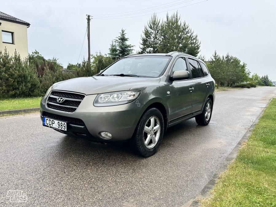 Hyundai Santa Fe 2007 in Vilnius, with an engine capacity of 2.20 L and mileage of 320 thousand km for 3500 €, photo 1 on AUTOMOTO.COM.LV