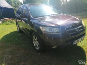 Hyundai Santa Fe 2007 in Moletai, with an engine capacity of 2.20 L and mileage of 349 thousand km for 2950 €, photo 5 on AUTOMOTO.COM.LV