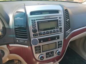 Hyundai Santa Fe 2007 in Moletai, with an engine capacity of 2.20 L and mileage of 349 thousand km for 2950 €, photo 17 on AUTOMOTO.COM.LV