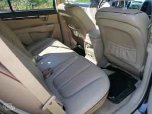 Hyundai Santa Fe 2007 in Moletai, with an engine capacity of 2.20 L and mileage of 349 thousand km for 2950 €, photo 19 on AUTOMOTO.COM.LV