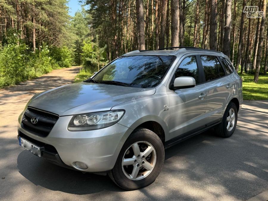 Hyundai Santa Fe 2007 in Vilnius, with an engine capacity of 2.20 L and mileage of 300 thousand km for 2499 €, photo 1 on AUTOMOTO.COM.LV