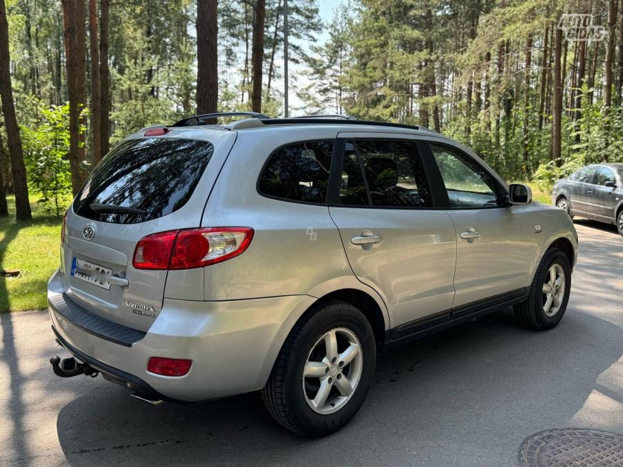 Hyundai Santa Fe 2007 in Vilnius, with an engine capacity of 2.20 L and mileage of 300 thousand km for 2499 €, photo 5 on AUTOMOTO.COM.LV