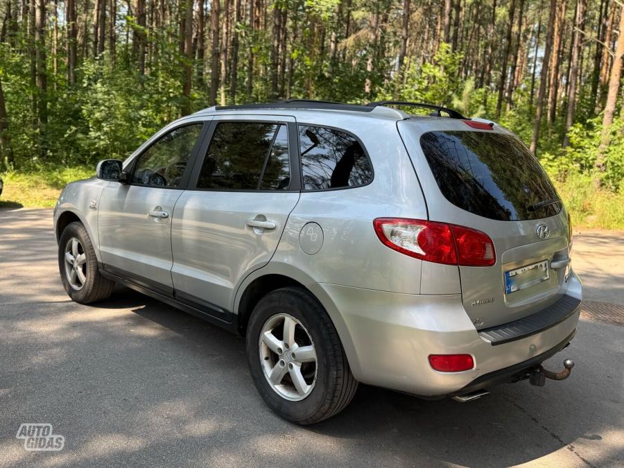 Hyundai Santa Fe 2007 in Vilnius, with an engine capacity of 2.20 L and mileage of 300 thousand km for 2499 €, photo 6 on AUTOMOTO.COM.LV
