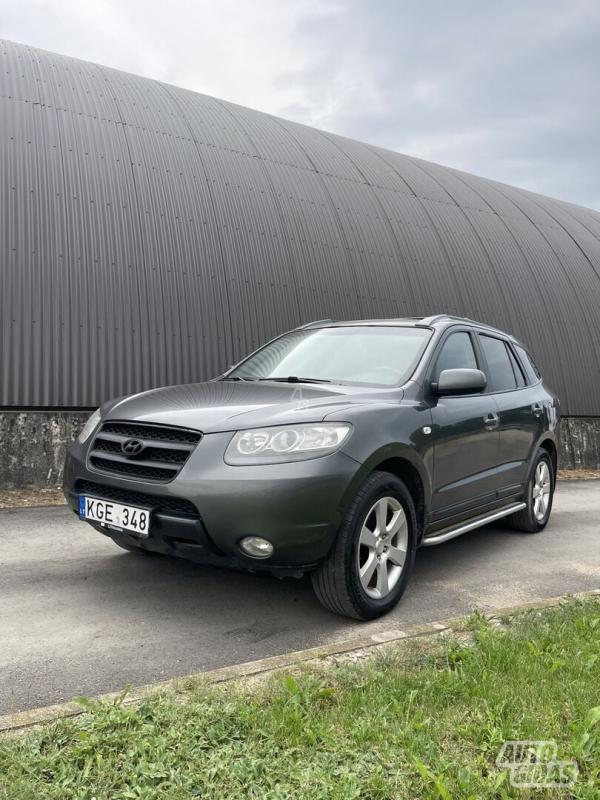 Hyundai Santa Fe 2007 in Marijampole, with an engine capacity of 2.20 L and mileage of 273 thousand km for 3300 €, photo 1 on AUTOMOTO.COM.LV