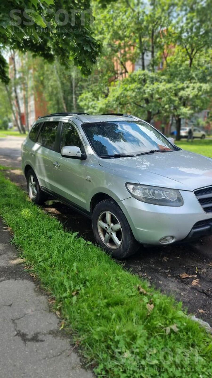 Hyundai Santa Fe 2008 Rīga, ar dzinēja tilpumu 2.20 L un nobraukumu 301 tūkst. km par 1000 €, foto 1 vietnē AUTOMOTO.COM.LV