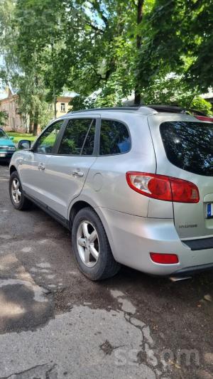 Hyundai Santa Fe 2008 Rīga, ar dzinēja tilpumu 2.20 L un nobraukumu 301 tūkst. km par 1000 €, foto 2 vietnē AUTOMOTO.COM.LV