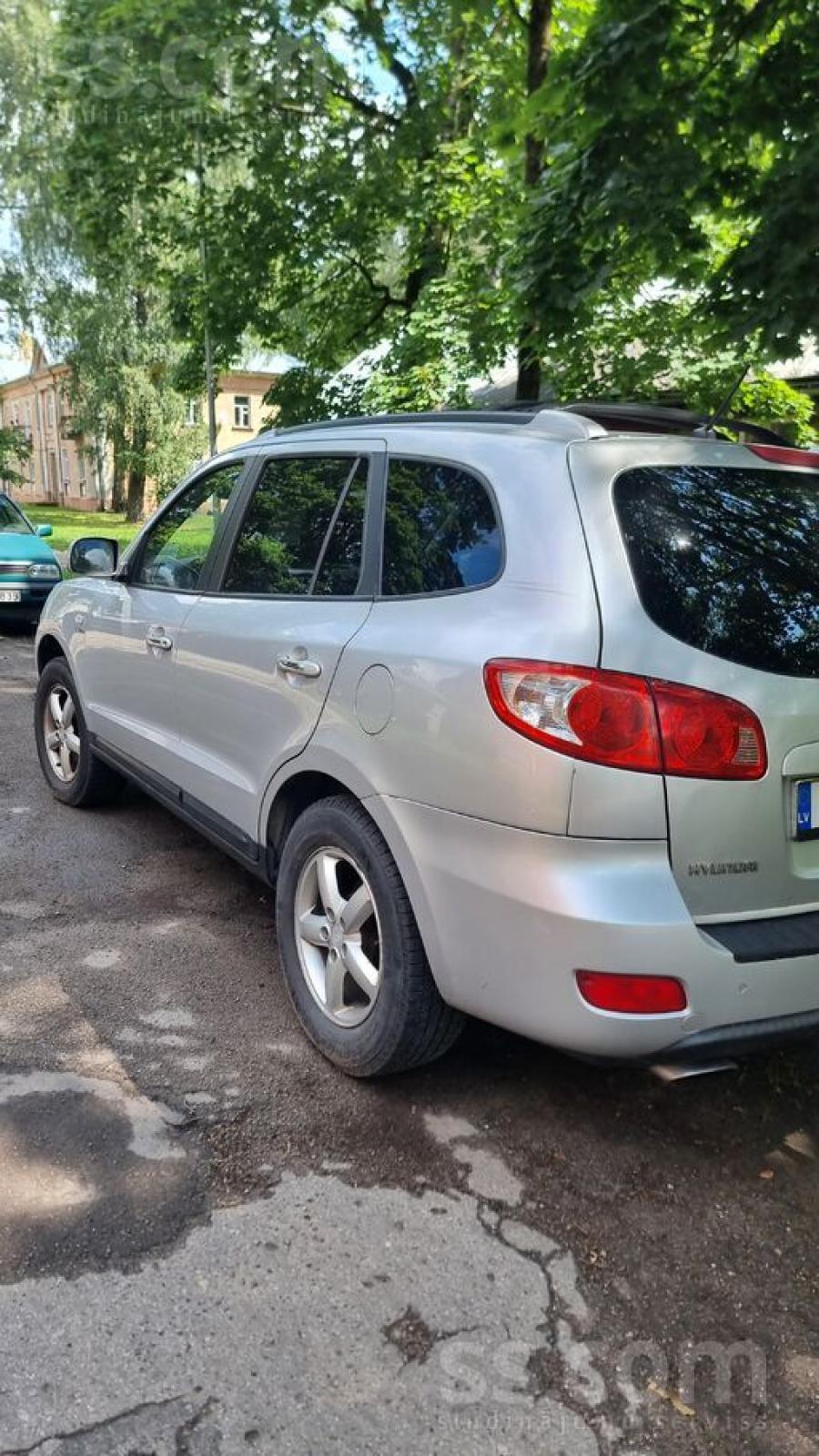 Hyundai Santa Fe 2008 Rīga, ar dzinēja tilpumu 2.20 L un nobraukumu 301 tūkst. km par 1000 €, foto 2 vietnē AUTOMOTO.COM.LV