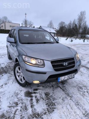 Hyundai Santa Fe 2008 in Valmiera, with an engine capacity of 2.20 L and mileage of 210 thousand km for 4400 €, photo  on AUTOMOTO.COM.LV