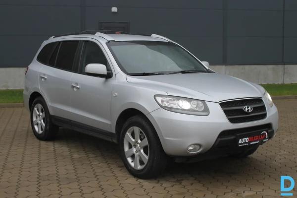 Hyundai Santa Fe 2008 in Riga, with an engine capacity of 2.20 L and mileage of 290 thousand km for 4590 €, photo 2 on AUTOMOTO.COM.LV