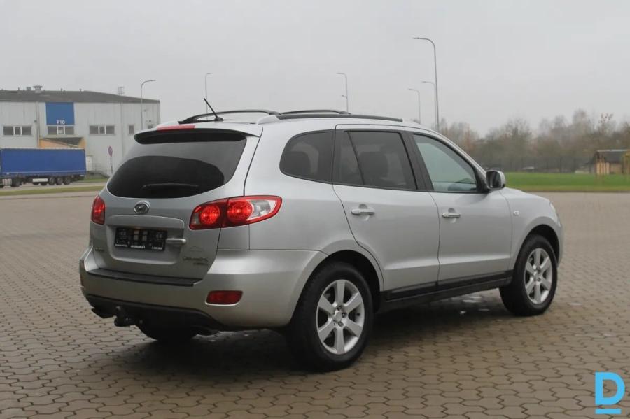 Hyundai Santa Fe 2008 in Riga, with an engine capacity of 2.20 L and mileage of 290 thousand km for 4590 €, photo 3 on AUTOMOTO.COM.LV