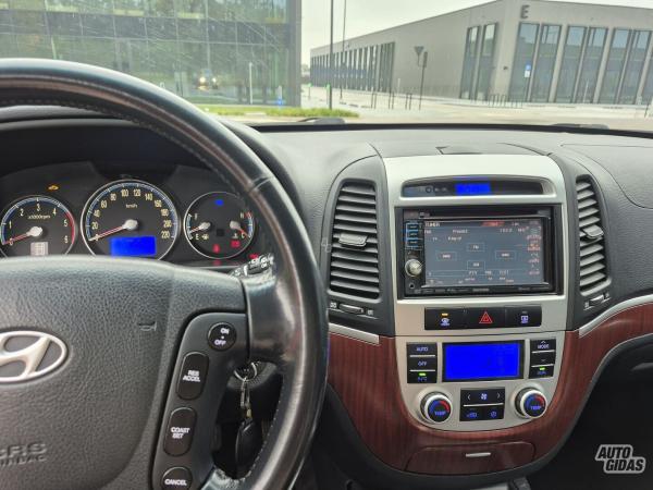Hyundai Santa Fe 2008 in Vilnius, with an engine capacity of 2.20 L and mileage of 301 thousand km for 4980 €, photo 9 on AUTOMOTO.COM.LV