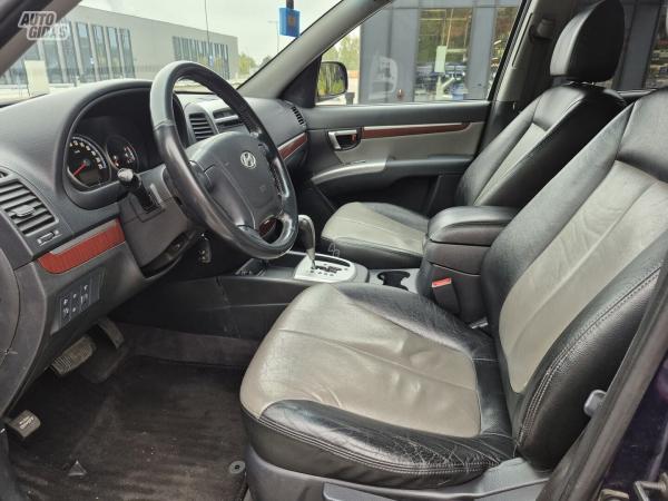 Hyundai Santa Fe 2008 in Vilnius, with an engine capacity of 2.20 L and mileage of 301 thousand km for 4980 €, photo 10 on AUTOMOTO.COM.LV