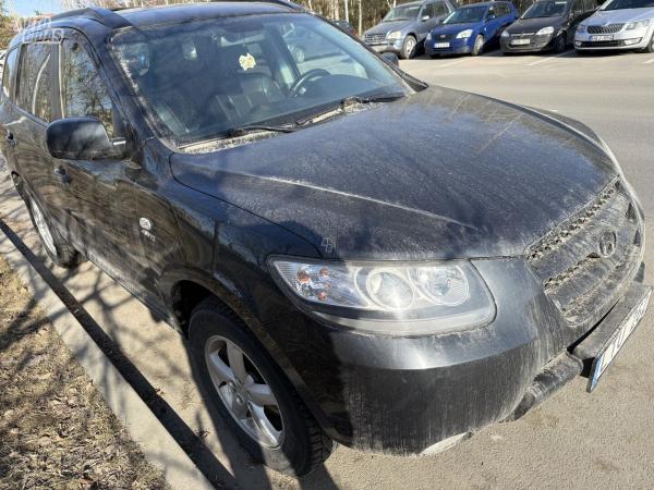 Hyundai Santa Fe 2008 in Vilnius, with an engine capacity of 2.20 L and mileage of 300 thousand km for 1500 €, photo 2 on AUTOMOTO.COM.LV