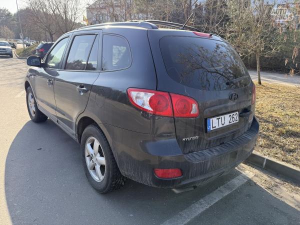 Hyundai Santa Fe 2008 in Vilnius, with an engine capacity of 2.20 L and mileage of 300 thousand km for 1500 €, photo 3 on AUTOMOTO.COM.LV