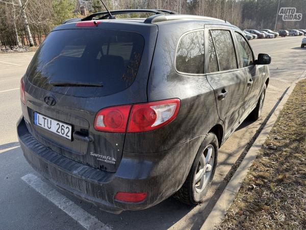Hyundai Santa Fe 2008 in Vilnius, with an engine capacity of 2.20 L and mileage of 300 thousand km for 1500 €, photo 4 on AUTOMOTO.COM.LV