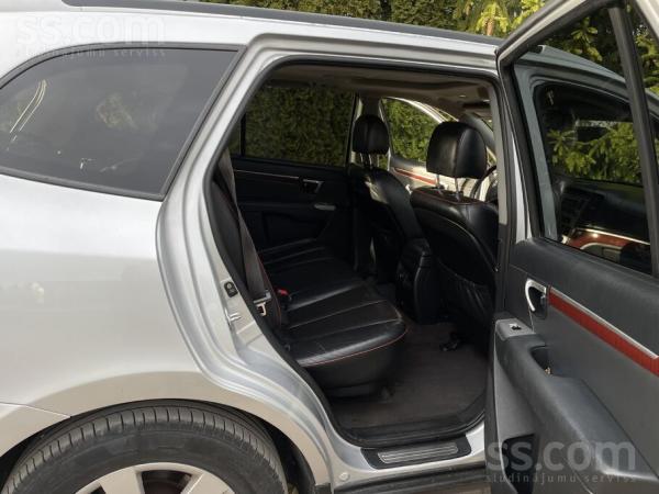Hyundai Santa Fe 2008 in Jelgava, with an engine capacity of 2.20 L and mileage of 268 thousand km for 4500 €, photo 6 on AUTOMOTO.COM.LV