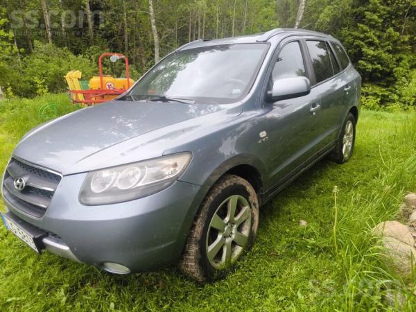 Hyundai Santa Fe 2008 in Rezekne, with an engine capacity of 2.20 L and mileage of 389 thousand km for 3000 €, photo 2 on AUTOMOTO.COM.LV