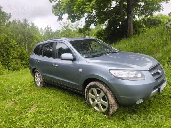 Hyundai Santa Fe 2008 in Rezekne, with an engine capacity of 2.20 L and mileage of 389 thousand km for 3000 €, photo 3 on AUTOMOTO.COM.LV