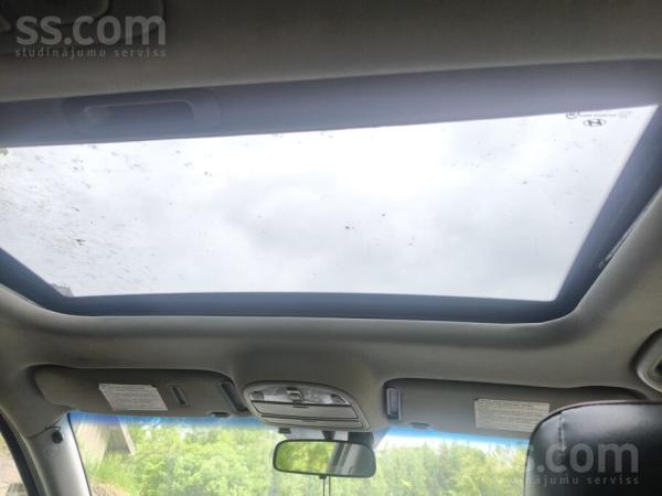Hyundai Santa Fe 2008 in Rezekne, with an engine capacity of 2.20 L and mileage of 389 thousand km for 3000 €, photo 8 on AUTOMOTO.COM.LV