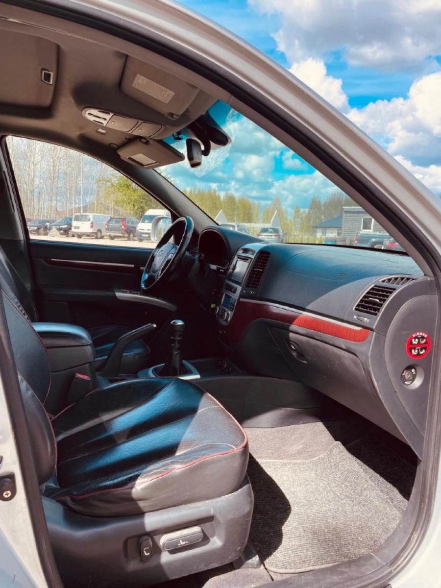 Hyundai Santa Fe 2008 Rīga, ar dzinēja tilpumu 2.20 L un nobraukumu 490 tūkst. km par 2990 €, foto 10 vietnē AUTOMOTO.COM.LV