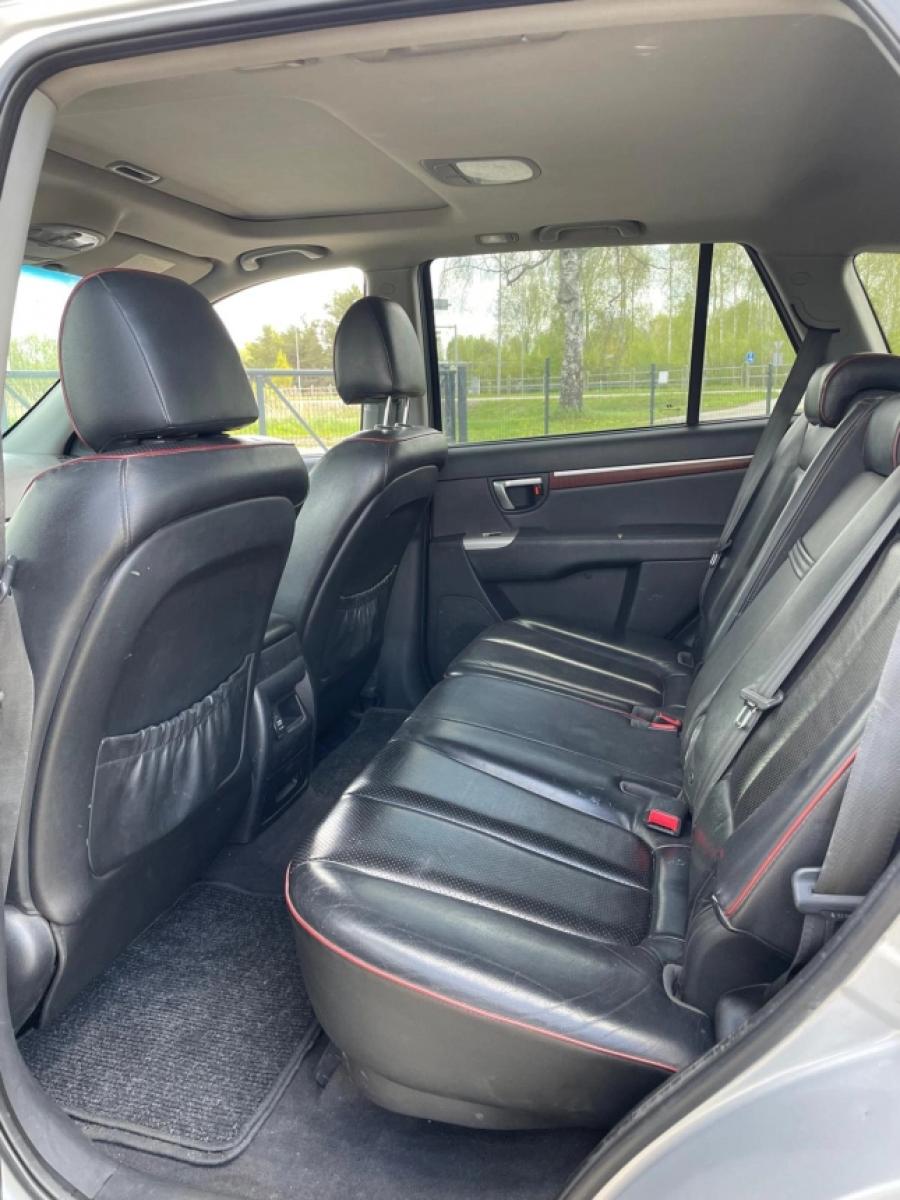 Hyundai Santa Fe 2008 Rīga, ar dzinēja tilpumu 2.20 L un nobraukumu 490 tūkst. km par 2990 €, foto 14 vietnē AUTOMOTO.COM.LV