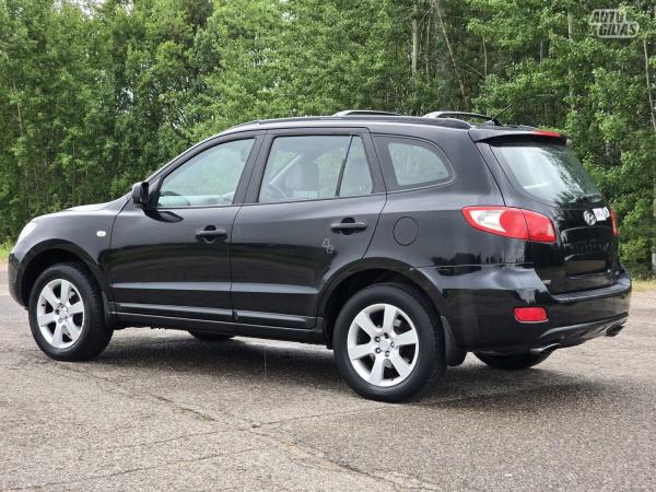 Hyundai Santa Fe 2008 in Siauliai, with an engine capacity of 2.70 L and mileage of 200 thousand km for 1300 €, photo 4 on AUTOMOTO.COM.LV