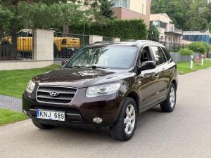 Hyundai Santa Fe 2008 in Vilnius, with an engine capacity of 2.19 L and mileage of 262 thousand km for 3600 €, photo  on AUTOMOTO.COM.LV