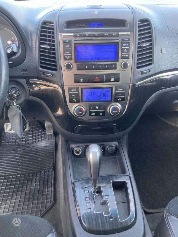 Hyundai Santa Fe 2009 Marijampole, ar dzinēja tilpumu 2.19 L un nobraukumu 258 tūkst. km par 3999 €, foto 8 vietnē AUTOMOTO.COM.LV