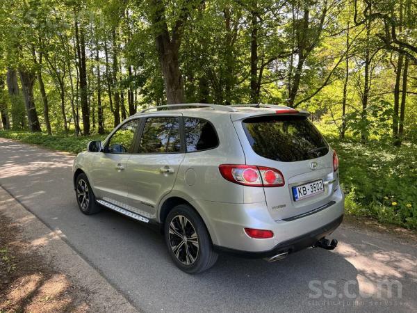 Hyundai Santa Fe 2010 Liepāja, ar dzinēja tilpumu 2.20 L un nobraukumu 238 tūkst. km par 2590 €, foto 2 vietnē AUTOMOTO.COM.LV