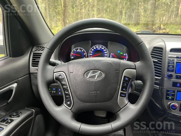 Hyundai Santa Fe 2010 Liepāja, ar dzinēja tilpumu 2.20 L un nobraukumu 238 tūkst. km par 2590 €, foto 8 vietnē AUTOMOTO.COM.LV