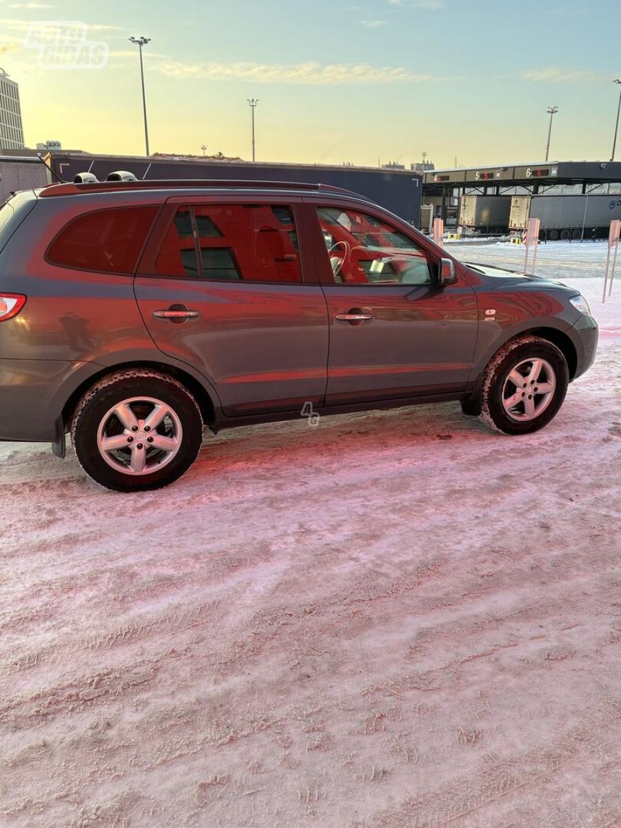 Hyundai Santa Fe 2010 in Klaipeda, with an engine capacity of 2.20 L and mileage of 220 thousand km for 6200 €, photo 3 on AUTOMOTO.COM.LV