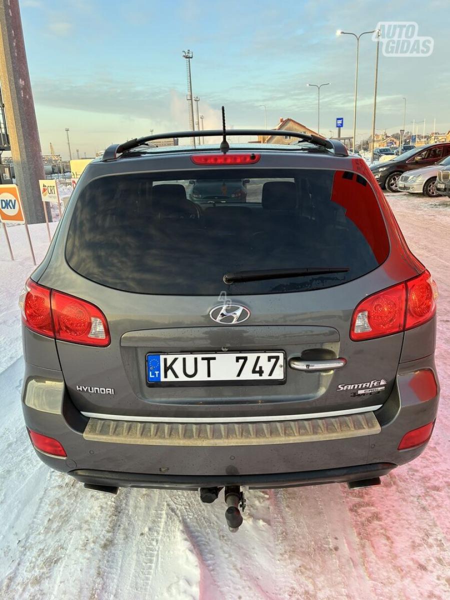 Hyundai Santa Fe 2010 in Klaipeda, with an engine capacity of 2.20 L and mileage of 220 thousand km for 6200 €, photo 5 on AUTOMOTO.COM.LV
