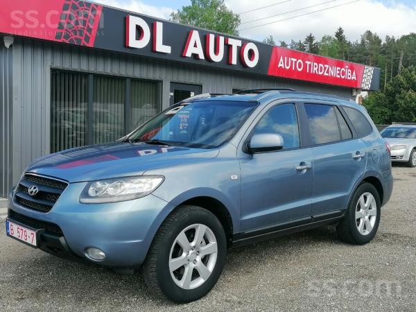 Hyundai Santa Fe 2010 in Valmiera, with an engine capacity of 2.20 L and mileage of 300 thousand km for 5450 €, photo 2 on AUTOMOTO.COM.LV