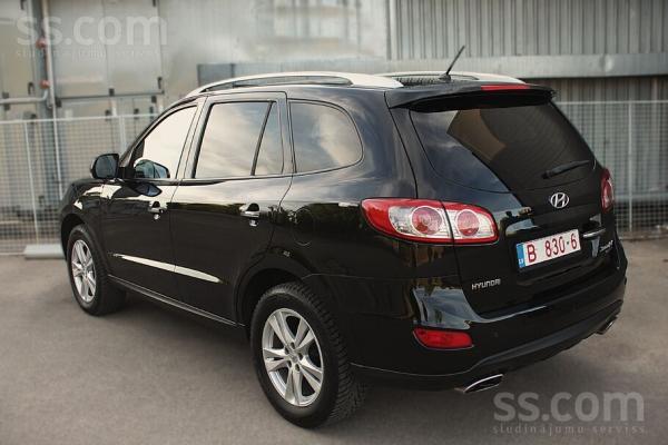 Hyundai Santa Fe 2011 in Riga, with an engine capacity of 2.20 L and mileage of 0 thousand km for 7490 €, photo 2 on AUTOMOTO.COM.LV