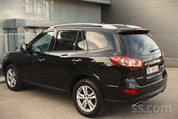 Hyundai Santa Fe 2011 in Riga, with an engine capacity of 2.20 L and mileage of 0 thousand km for 7490 €, photo 4 on AUTOMOTO.COM.LV