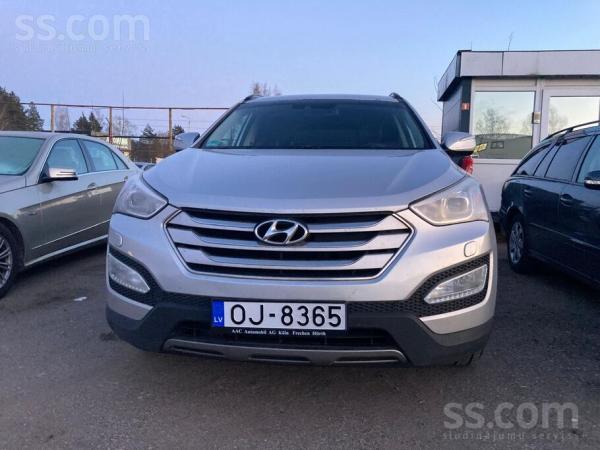Hyundai Santa Fe 2012 in Riga, with an engine capacity of 2.20 L and mileage of 258 thousand km for 10300 €, photo 2 on AUTOMOTO.COM.LV