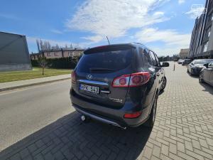 Hyundai Santa Fe 2012 in Kaunas, with an engine capacity of 2.00 L and mileage of 302 thousand km for 7499 €, photo 15 on AUTOMOTO.COM.LV
